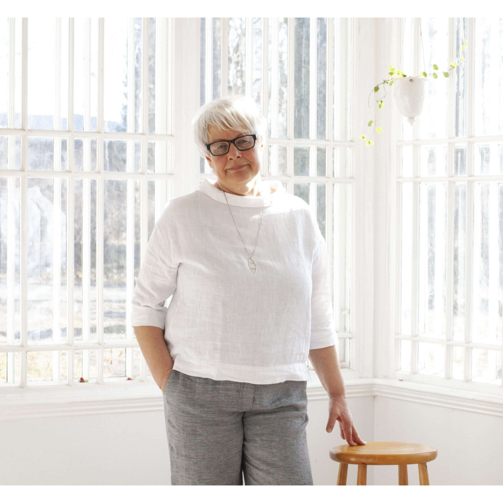 Topp i 100 % linne med krage, vit